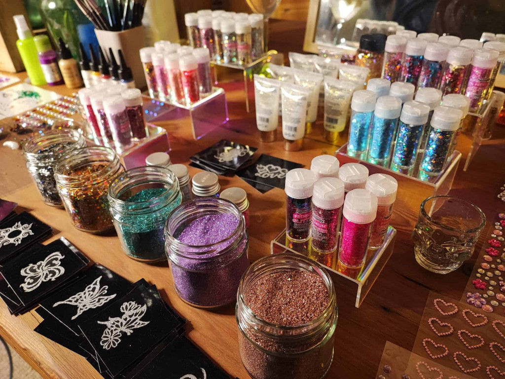 Todo para montar tu mesa Glitter en una boda o evento